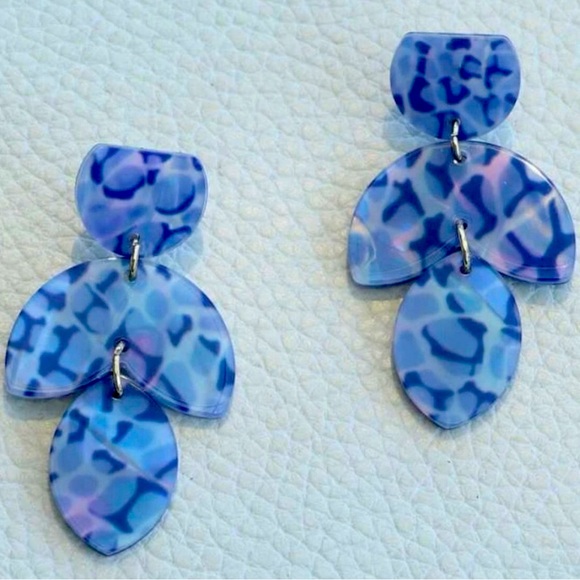 Jewelry | Tortoise Leaves Blue Water Refraction Caustics Dappled Tiered ...